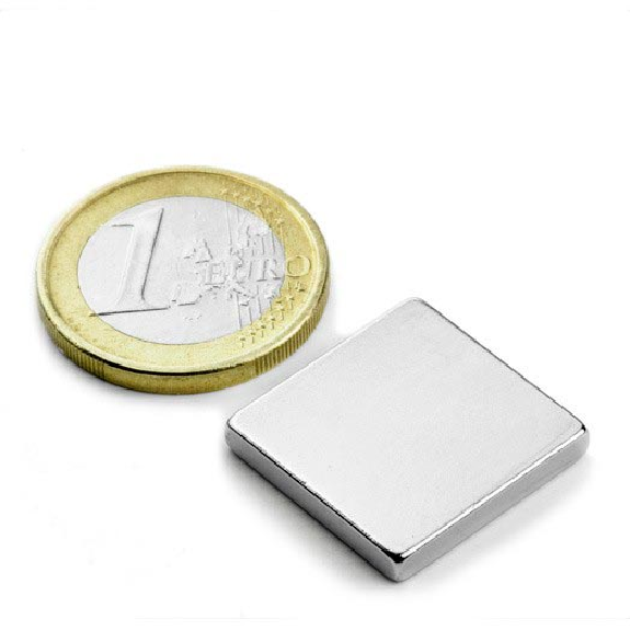 Imán cuadrado 20 mm x 20 mm x 3 mm de potencia 5.2 kg al mejor precio ...